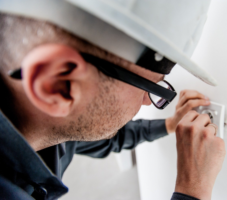 A Comprehensive Safety Checklist For Electric Gates - Green Graphic Design